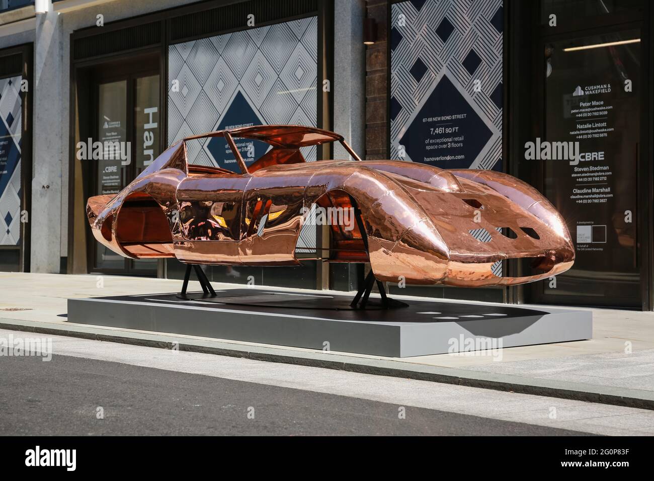 Ferrari girl -Fotos und -Bildmaterial in hoher Auflösung – Alamy
