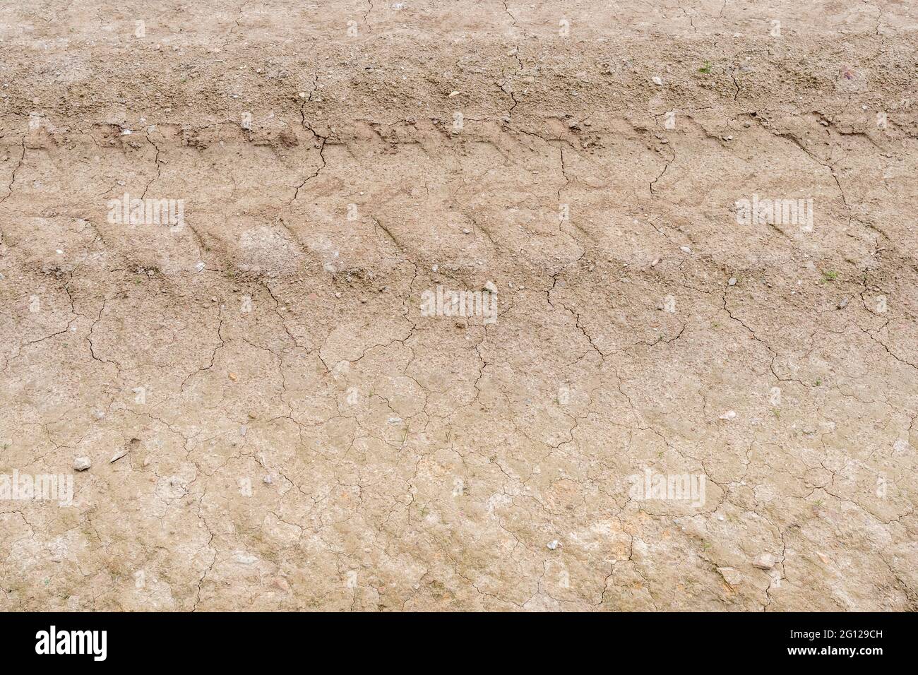 Rissige ausgetrocknete erde -Fotos und -Bildmaterial in hoher Auflösung ...