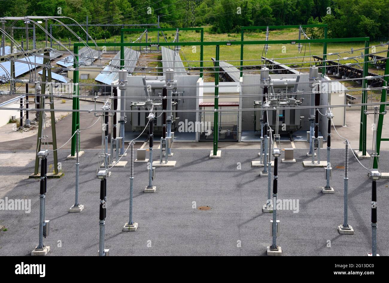 Photovoltaik solarkraftwerk -Fotos und -Bildmaterial in hoher Auflösung ...