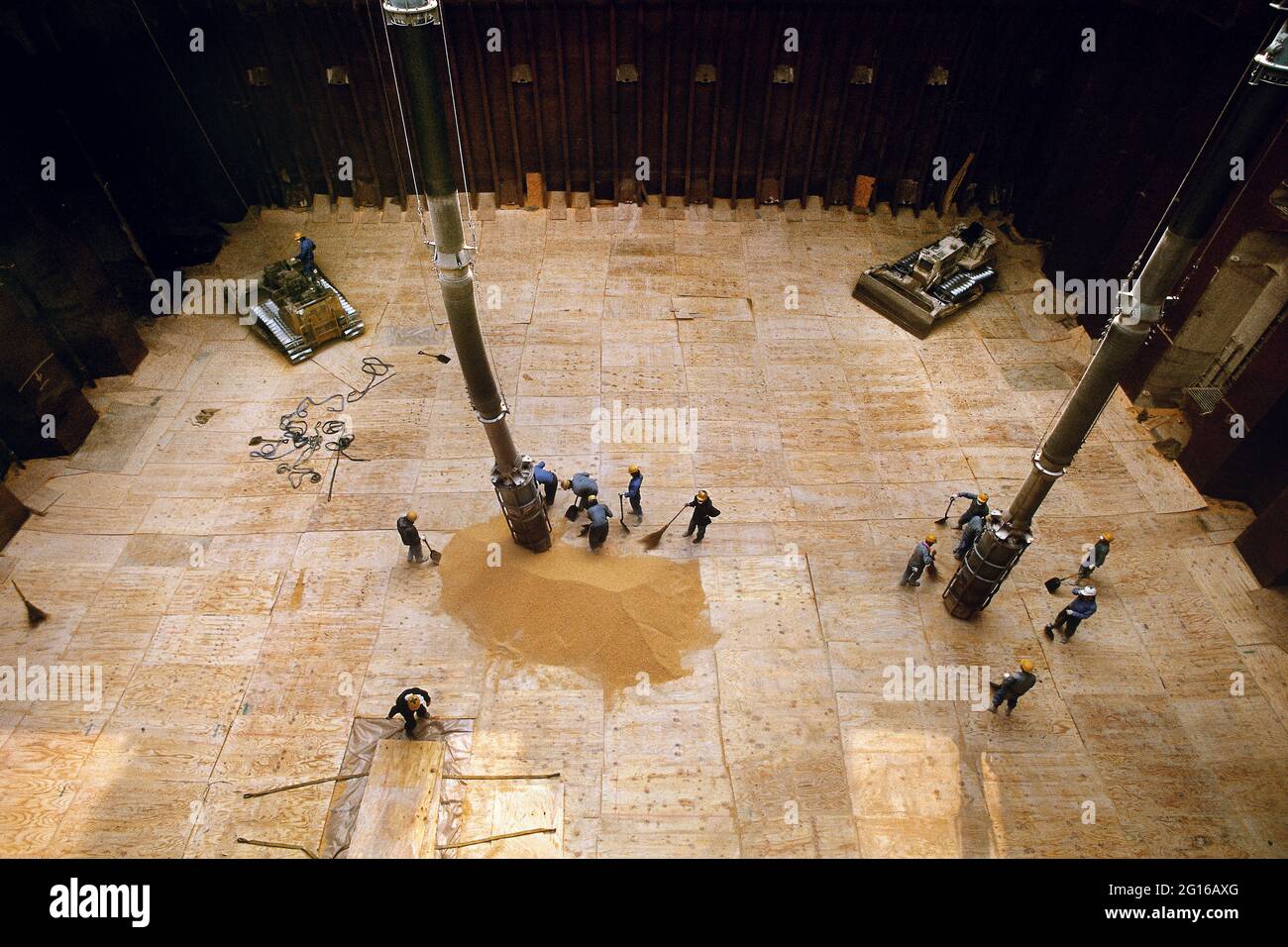 Oben gab es Qualitätsmais, die unseren Tisch als Maisflocken erreichen ...