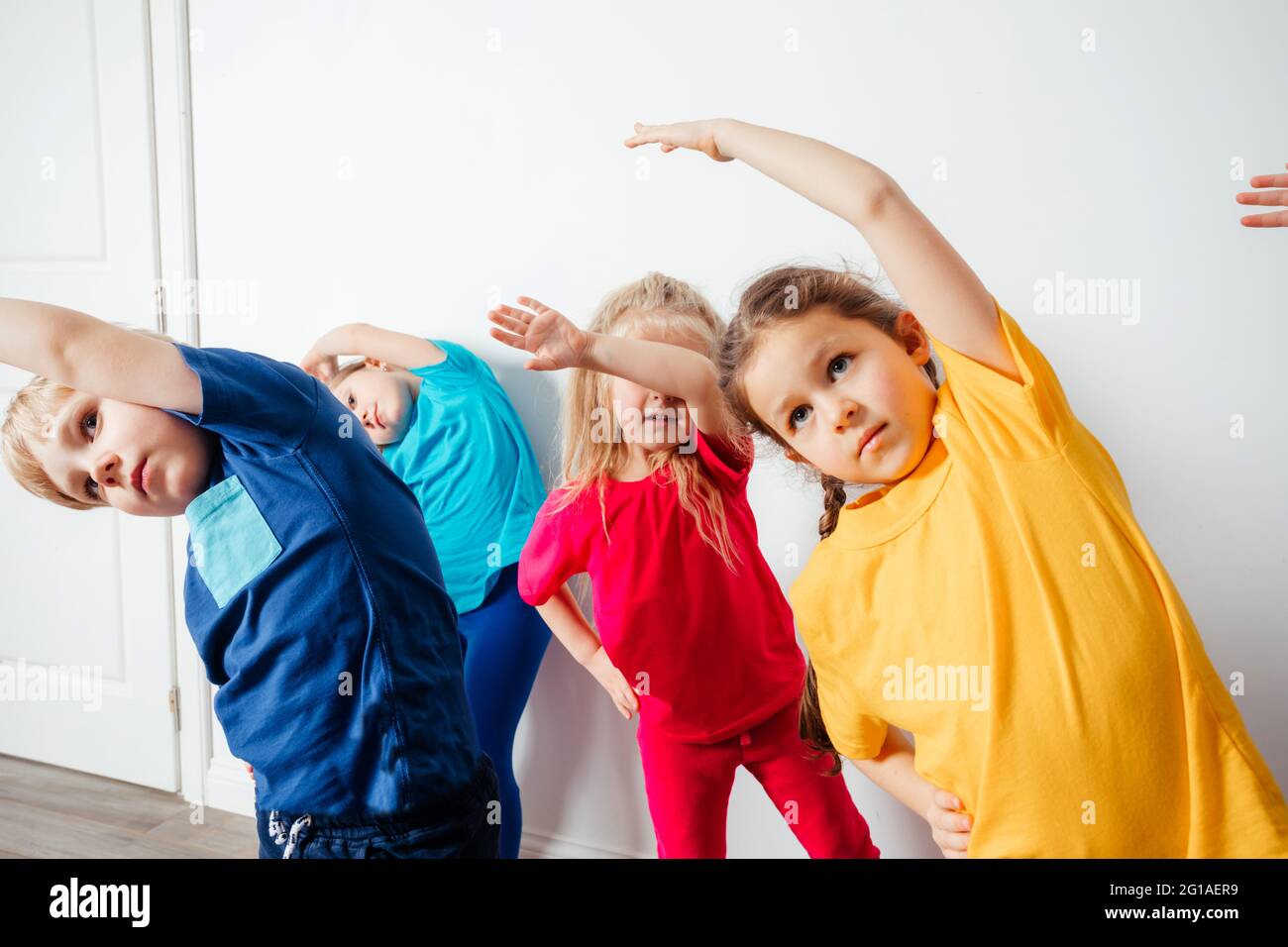 Turnende Kinder Stockfotos und -bilder Kaufen - Alamy