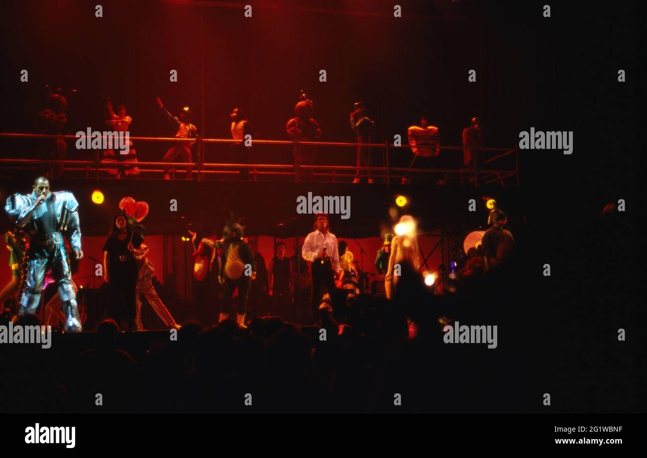 Bühnenbild bei der Premiere vom Musical 'Tabaluga und Lilli' in ...