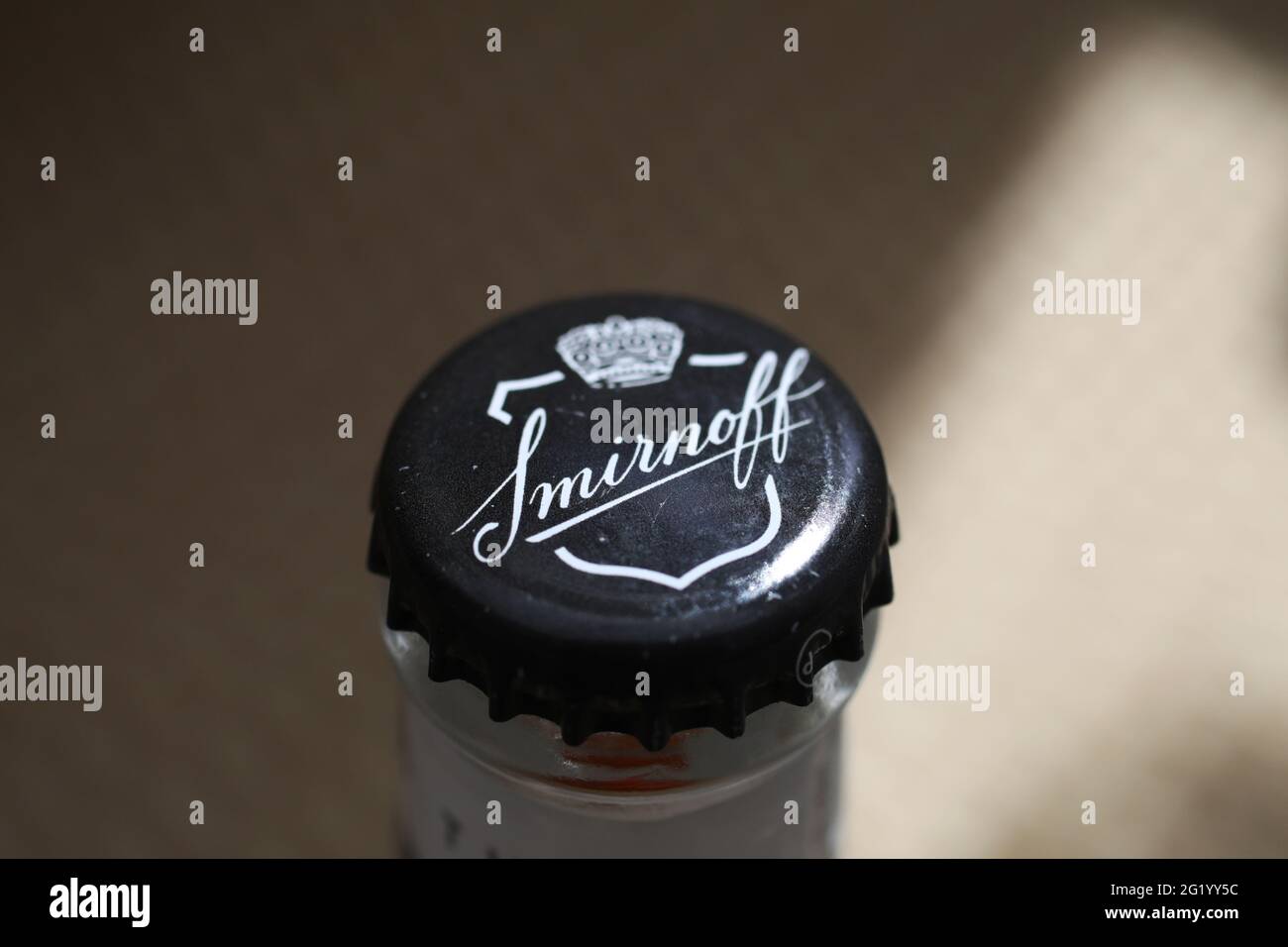 Smirnoff symbol -Fotos und -Bildmaterial in hoher Auflösung – Alamy