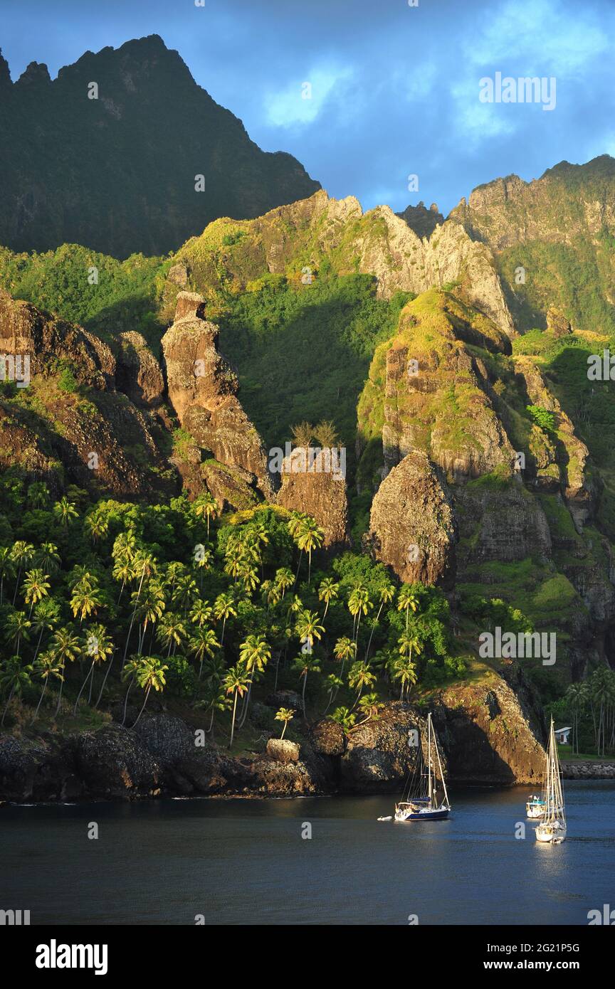 FRANZÖSISCH-POLYNESIEN, MARQUESAS-INSELN. INSEL FATU IVA. IN HANAVAVE ...