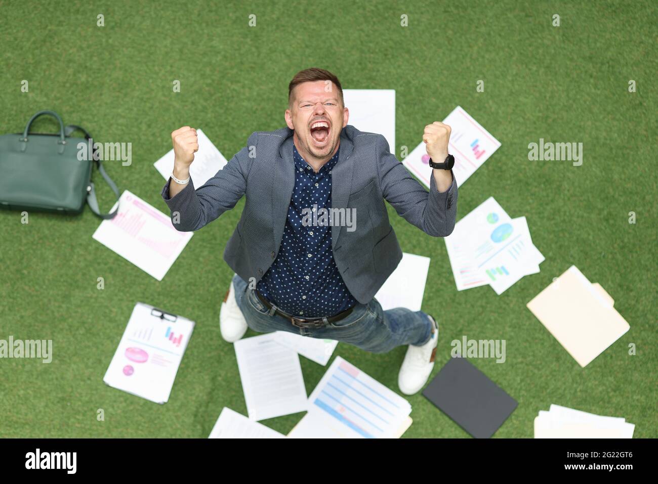 Joyful cry -Fotos und -Bildmaterial in hoher Auflösung - Seite 2 - Alamy