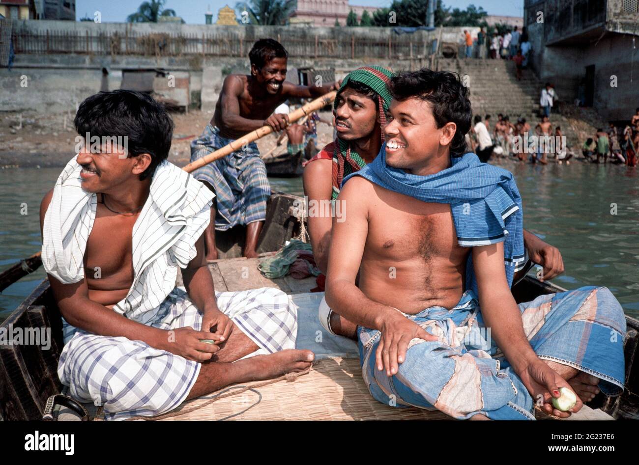 Men laughing -Fotos und -Bildmaterial in hoher Auflösung – Alamy