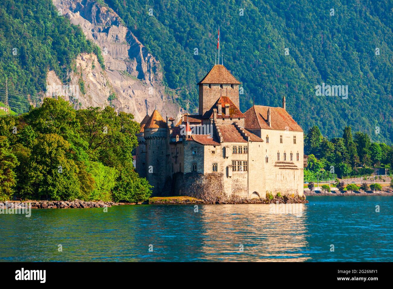 Schloss Chillon oder Chateau de Chillon ist eine Insel schloss am ...