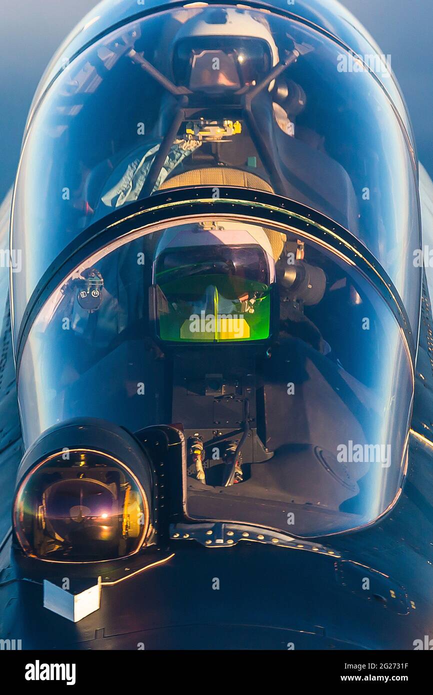 Sukhoi su 30 cockpit -Fotos und -Bildmaterial in hoher Auflösung – Alamy