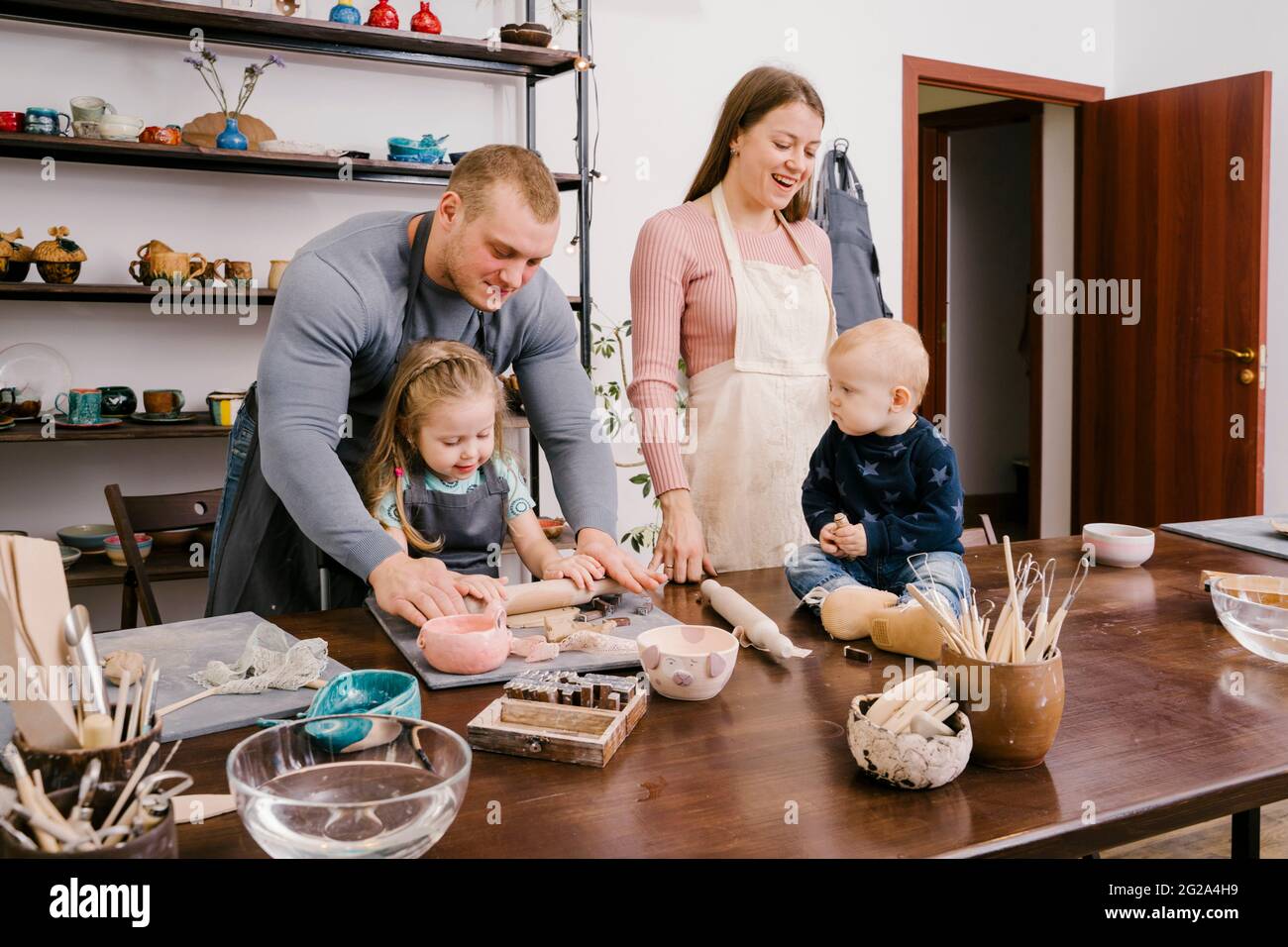 Ton rollen -Fotos und -Bildmaterial in hoher Auflösung – Alamy
