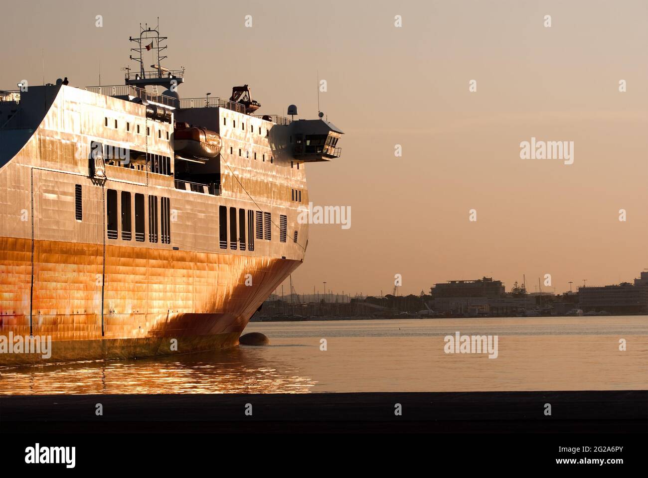 Bari fährhafen -Fotos und -Bildmaterial in hoher Auflösung – Alamy
