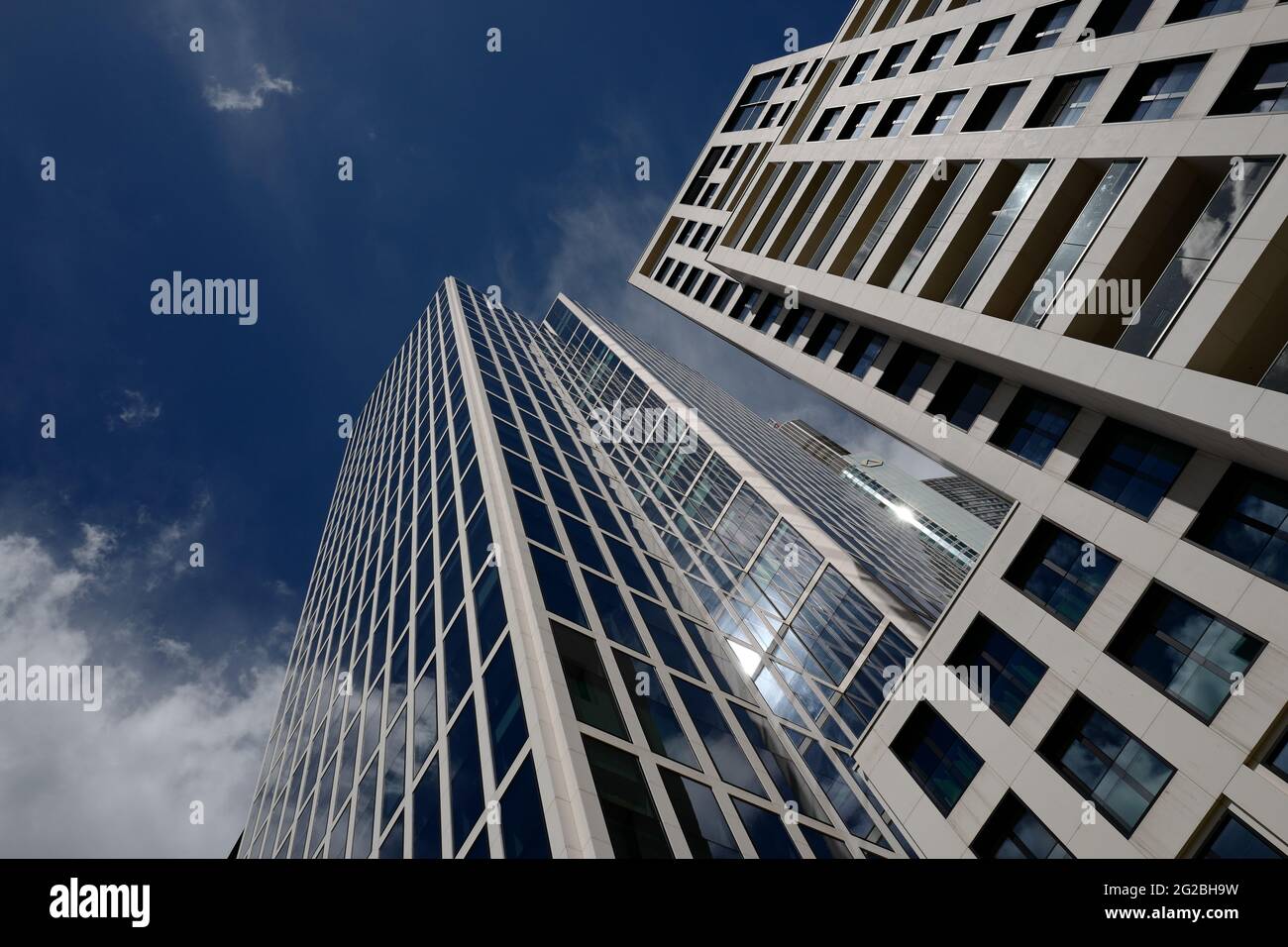 Taunus turm frankfurt -Fotos und -Bildmaterial in hoher Auflösung – Alamy