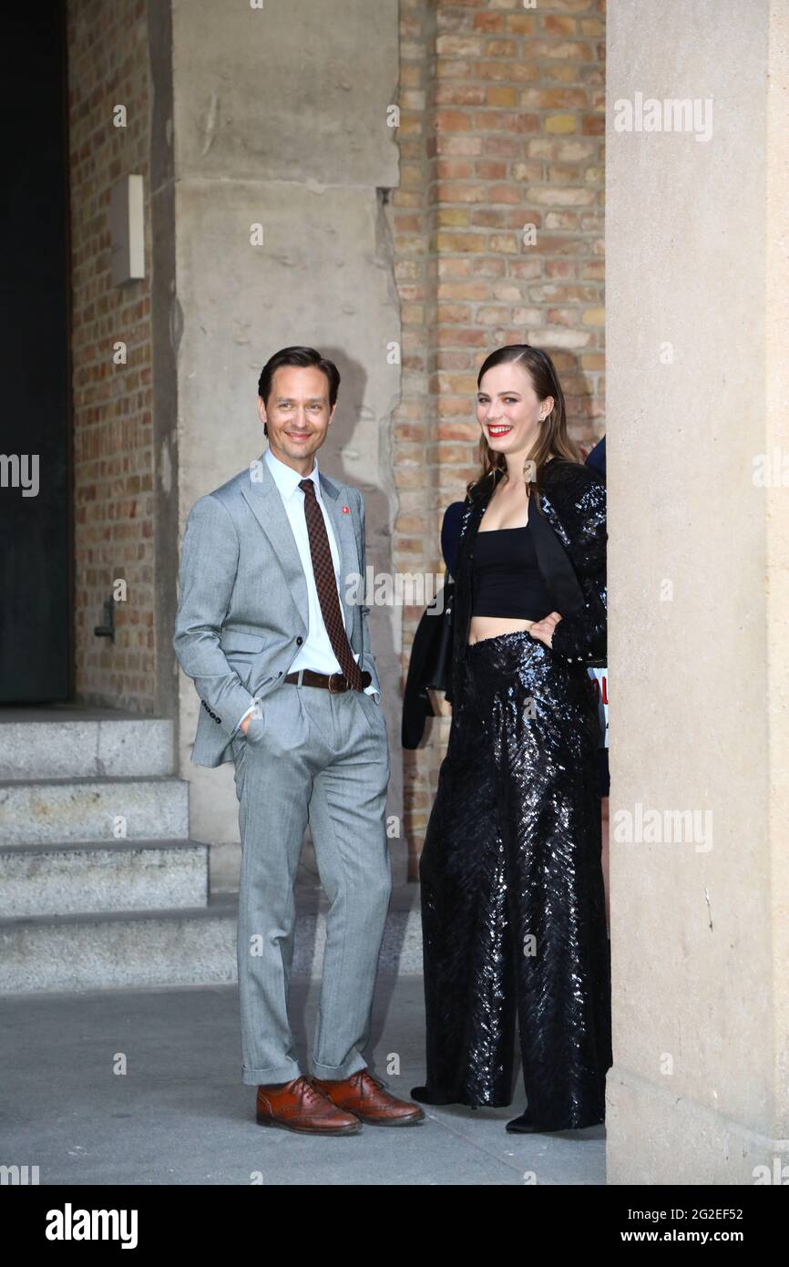 Tom Schilling und Saskia Rosendahl bei der Premiere des Kinofilms ...