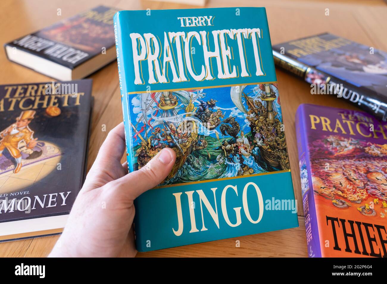 Terry pratchett discworld -Fotos und -Bildmaterial in hoher Auflösung ...