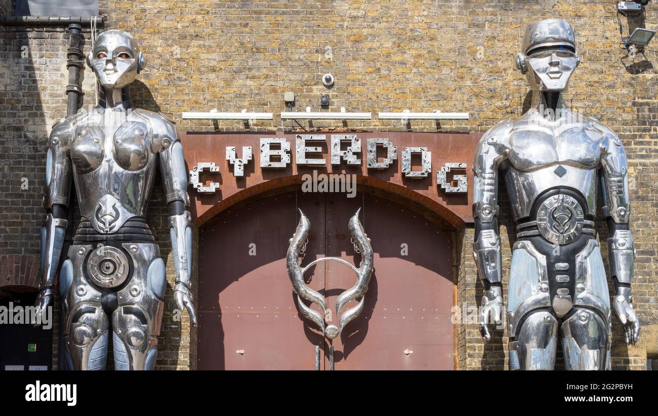 Cyberdog shop in camden market -Fotos und -Bildmaterial in hoher ...