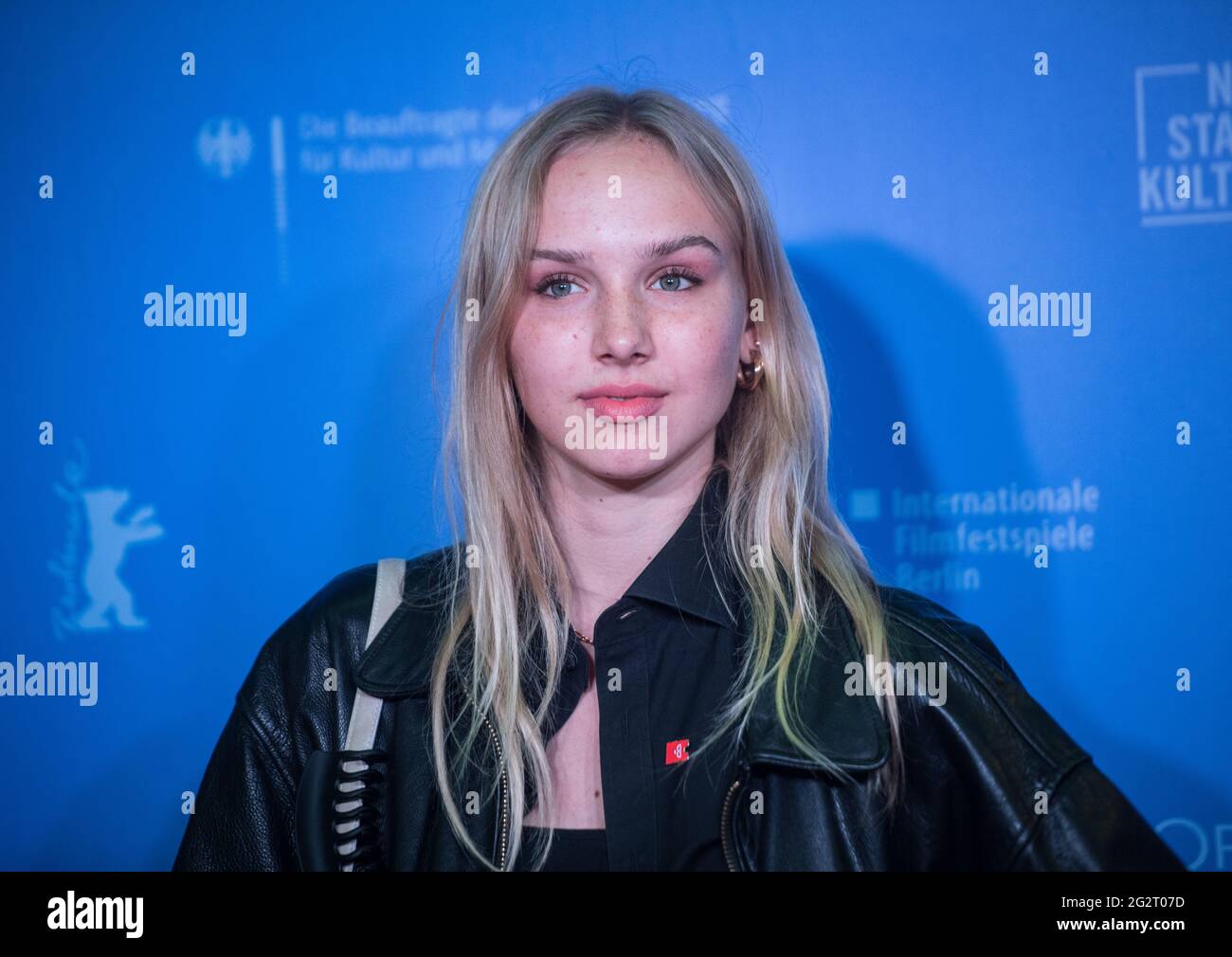 Berlin, Deutschland. Juni 2021. Die deutsche Schauspielerin Jule ...
