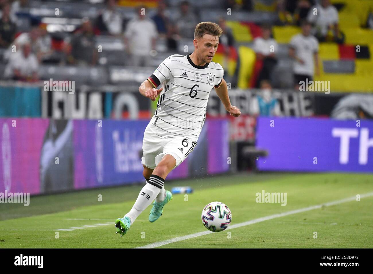 Joshua kimmich body -Fotos und -Bildmaterial in hoher Auflösung - Seite ...