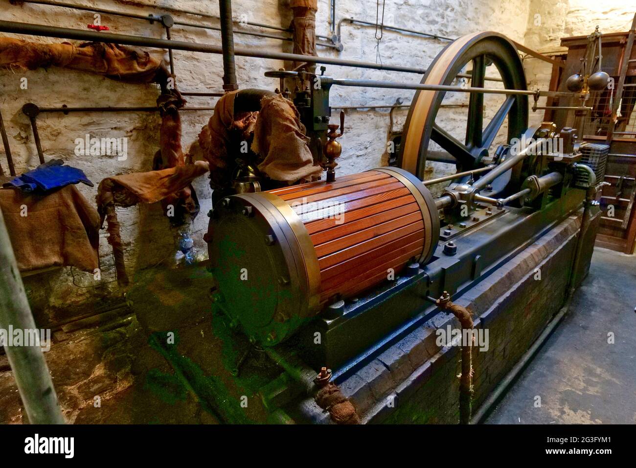 Wooden bobbin -Fotos und -Bildmaterial in hoher Auflösung – Alamy