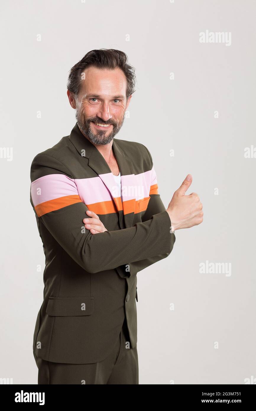 Lustiger anzug -Fotos und -Bildmaterial in hoher Auflösung – Alamy