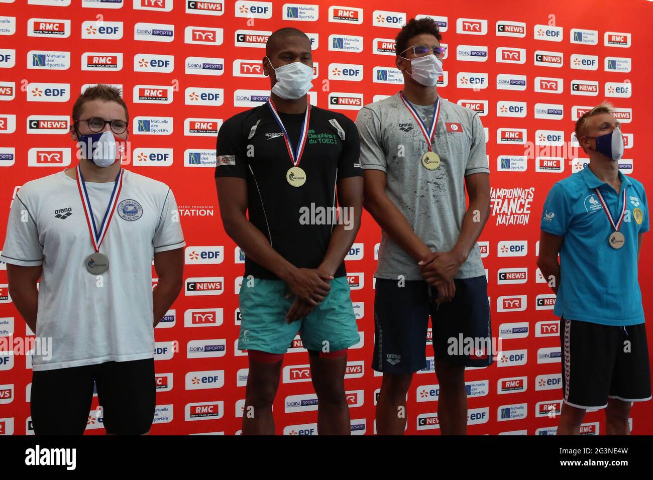 Logan Fontaine von C VIKINGS DE ROUEN , Joris Bouchaut von DAUPHINS ...