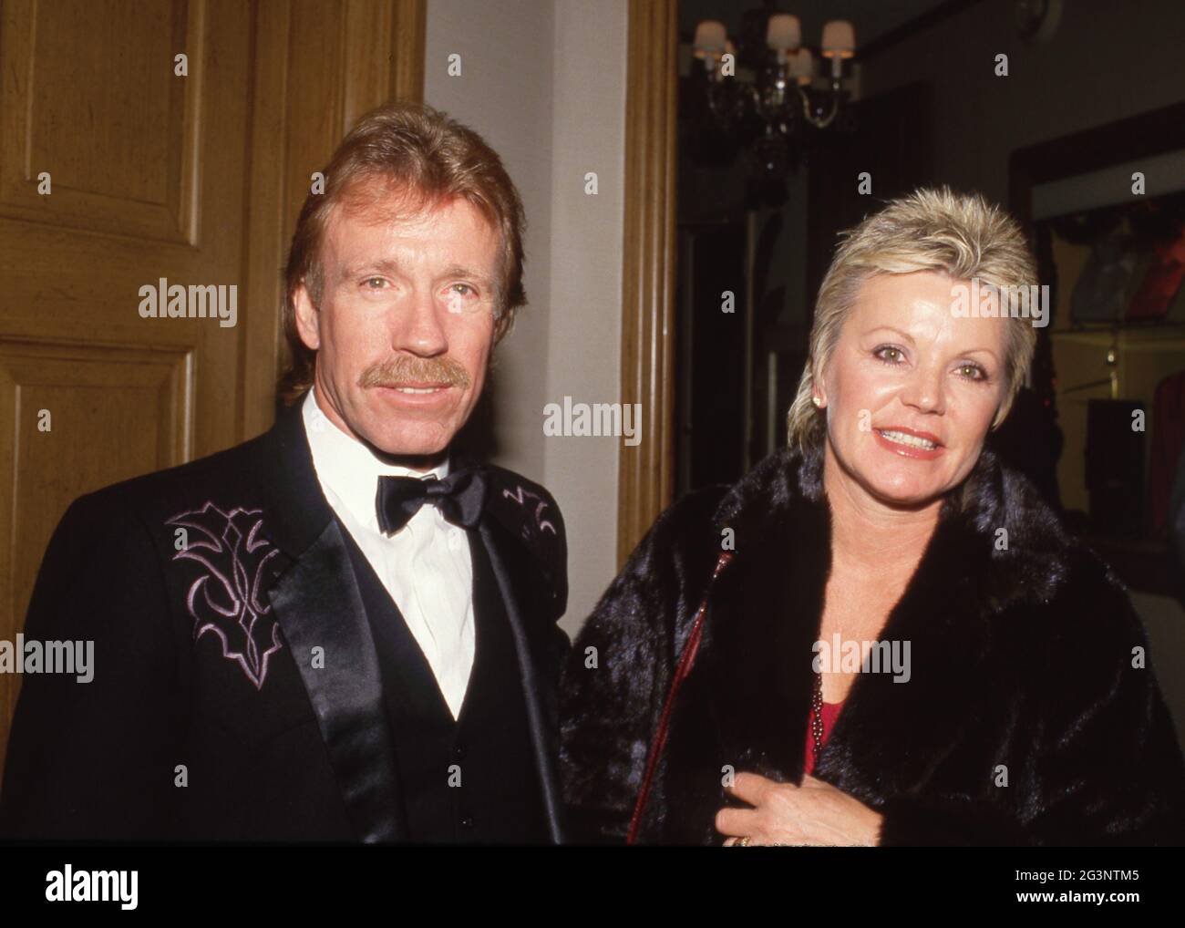 Fabelhafte Chuck Norris Ehefrau Bild