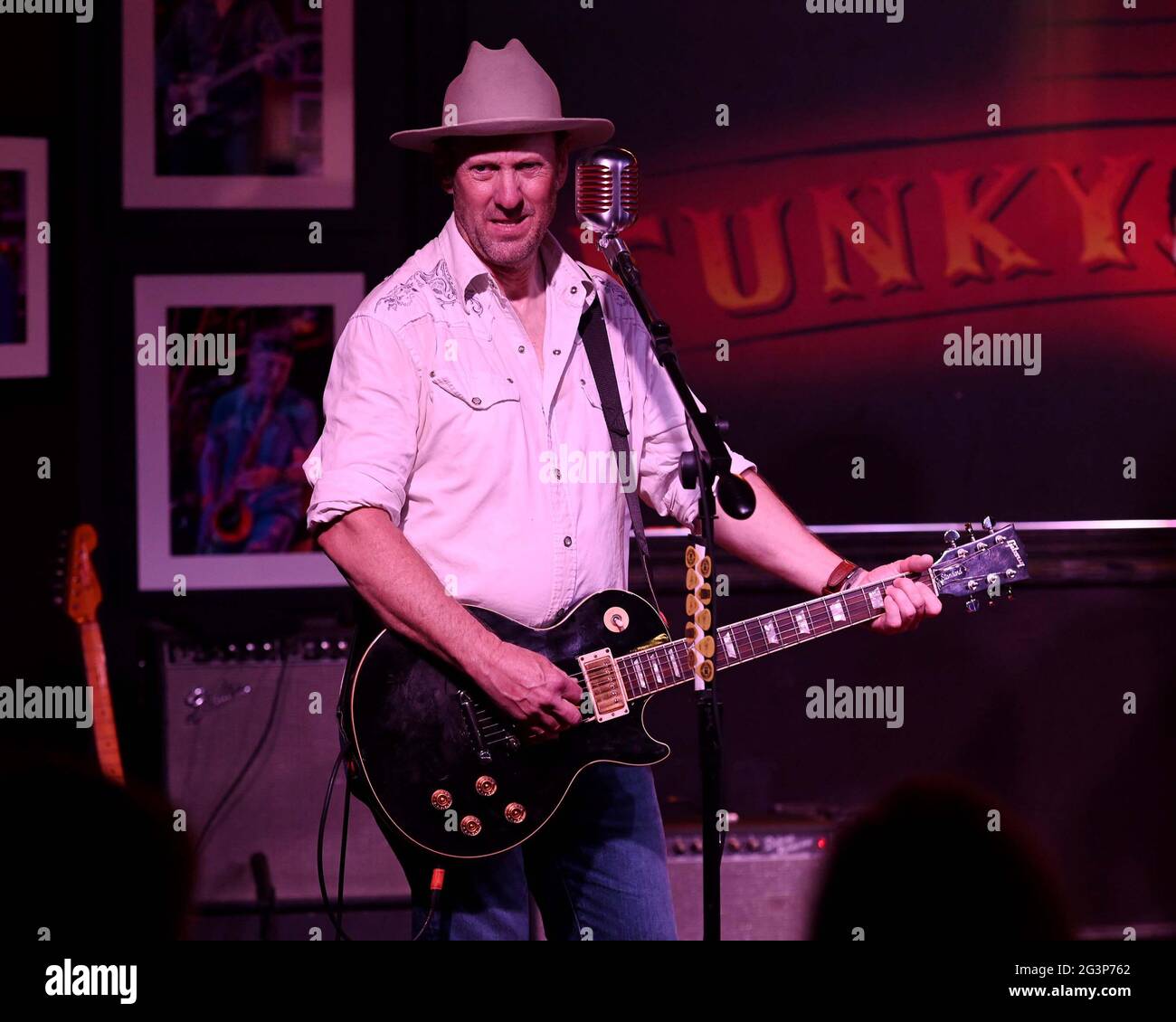 Boca Raton - FL - 20210430-Cowboy Mouth tritt beim Funky Biscuit auf ...