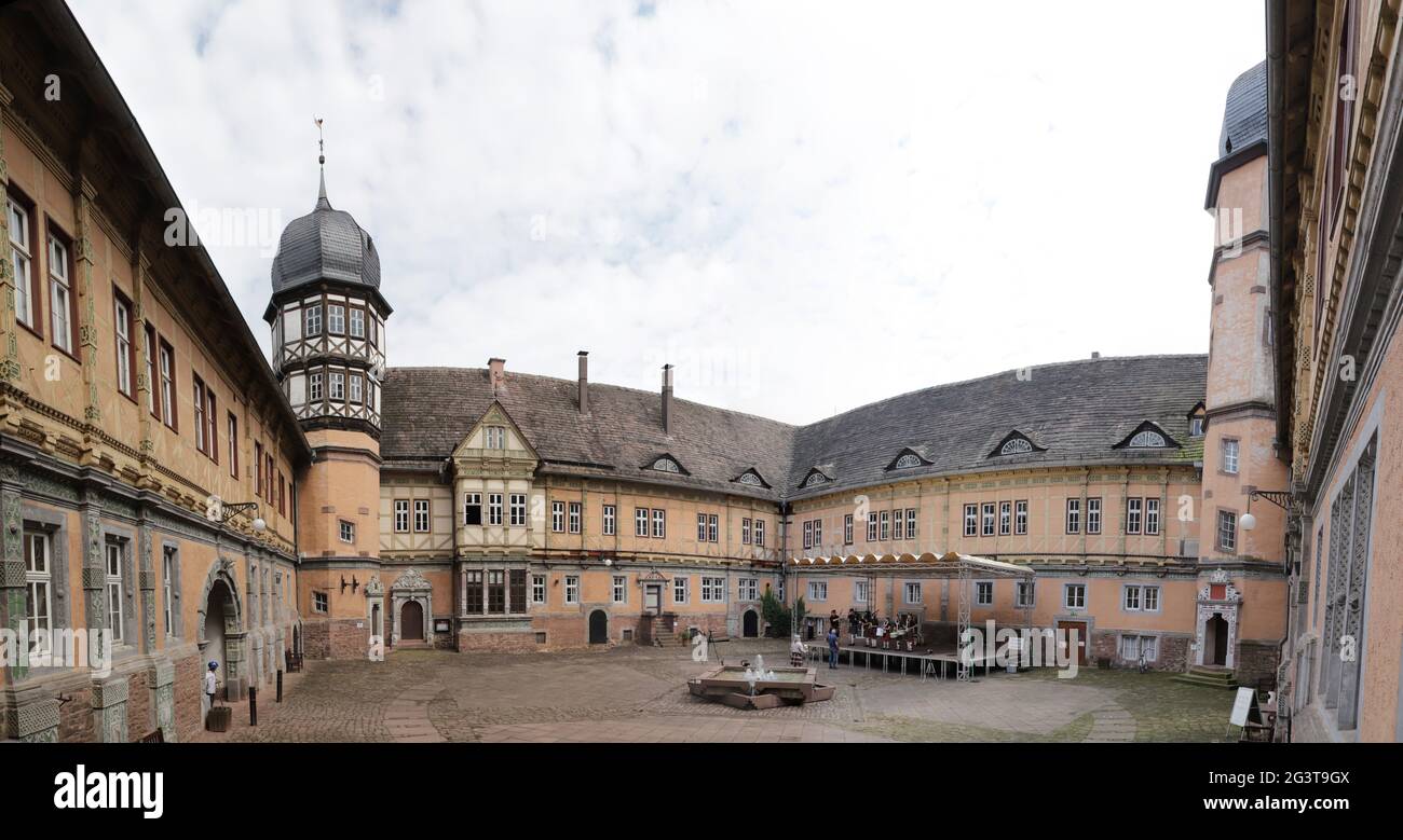 Schloss Bevern, wichtiges Architekturdenkmal der Weserrenaissance ...