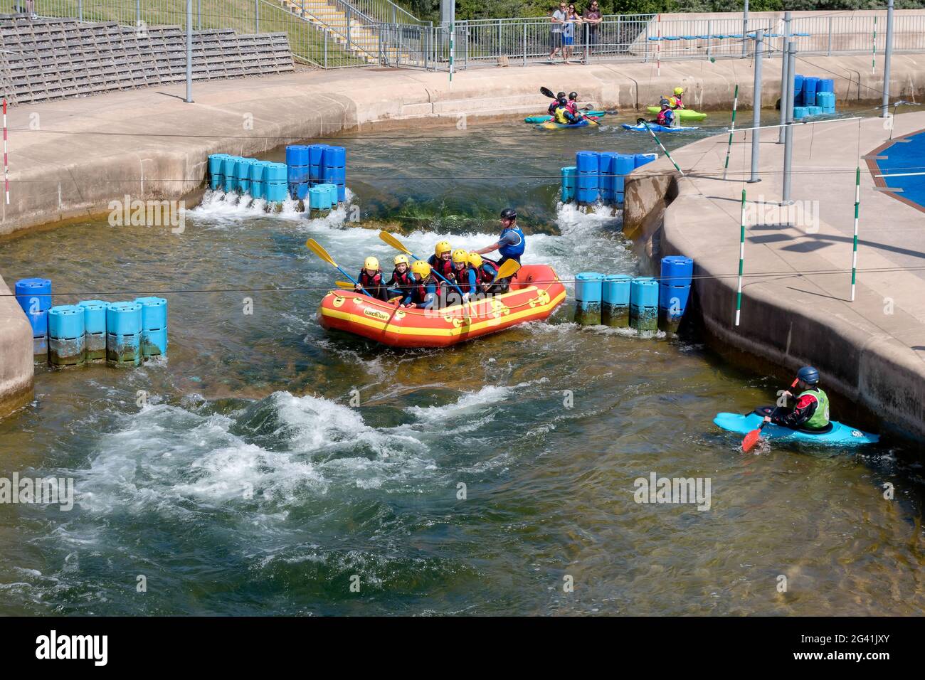 Whitewater paddling -Fotos und -Bildmaterial in hoher Auflösung – Alamy