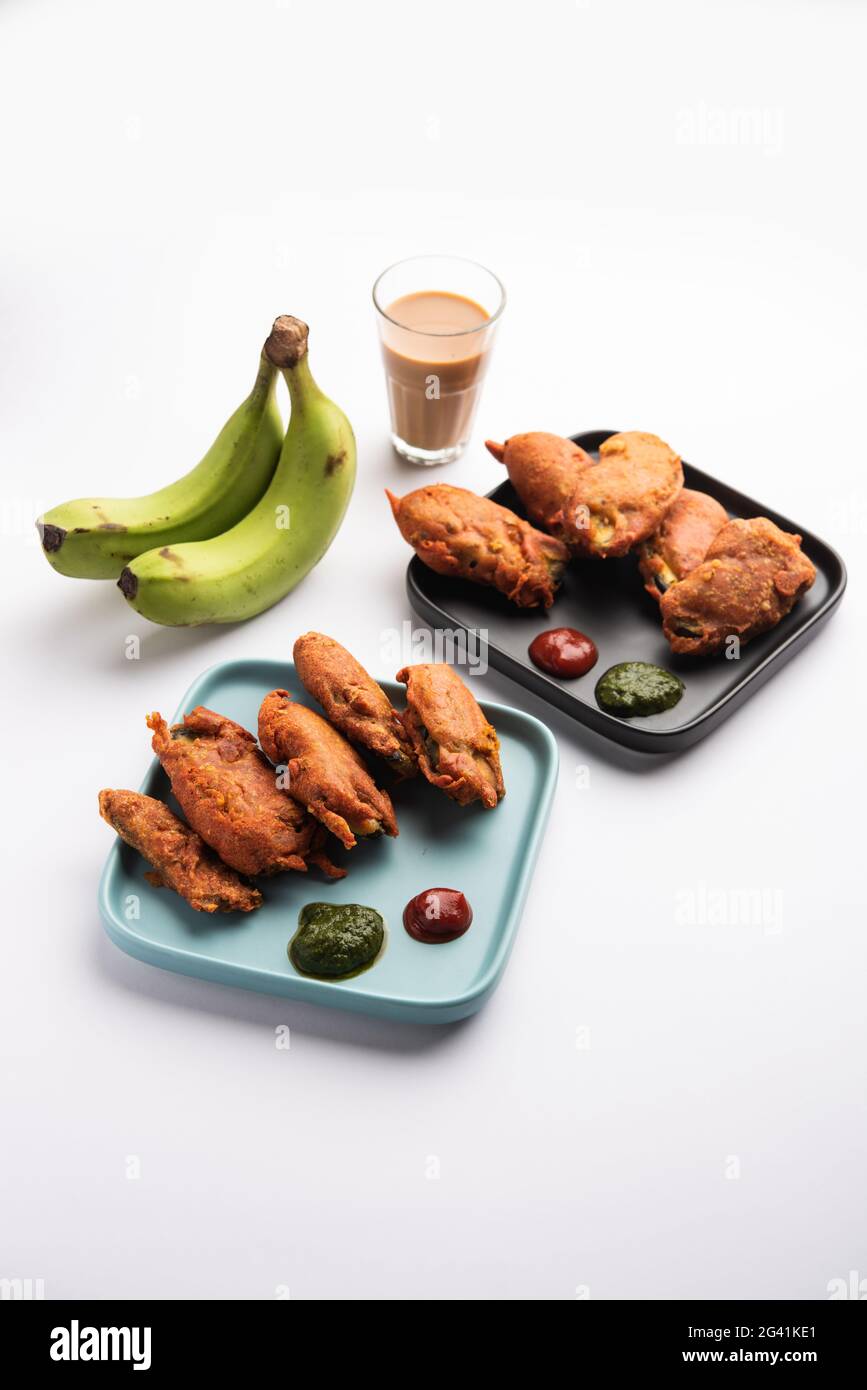 Bananenfritter oder Pakora oder rohe kela Pakoda oder Bajji mit Chutney ...