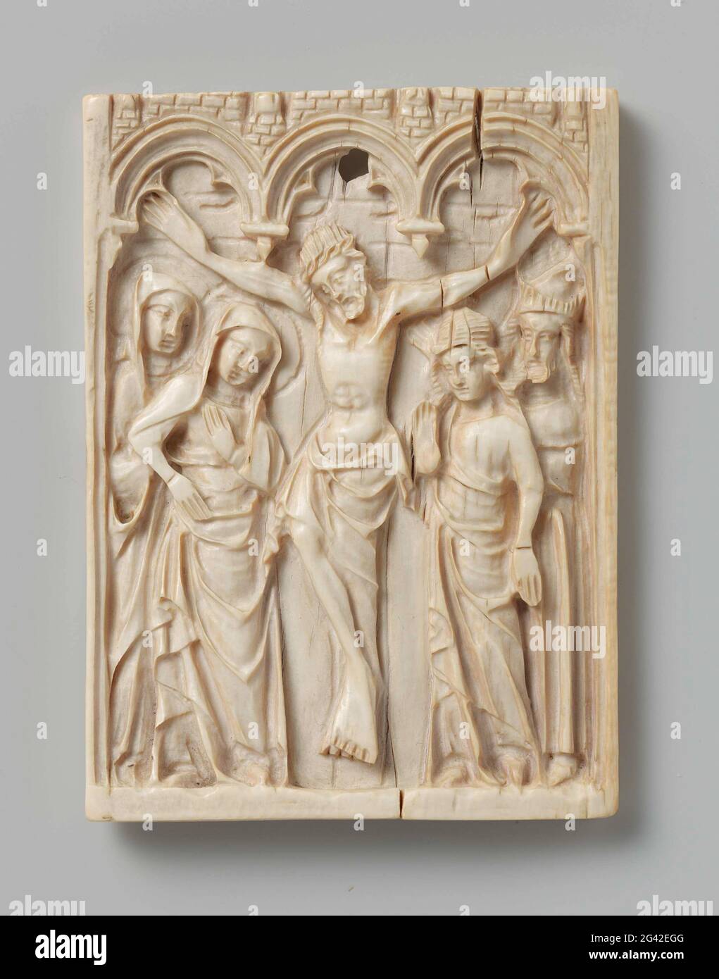 Die Kreuzigung mit Maria, Johannes dem Evangelisten und zwei unbekannten Gestalten. Eine ...