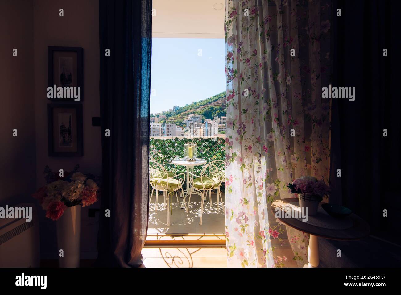 Balkon dekor -Fotos und -Bildmaterial in hoher Auflösung – Alamy