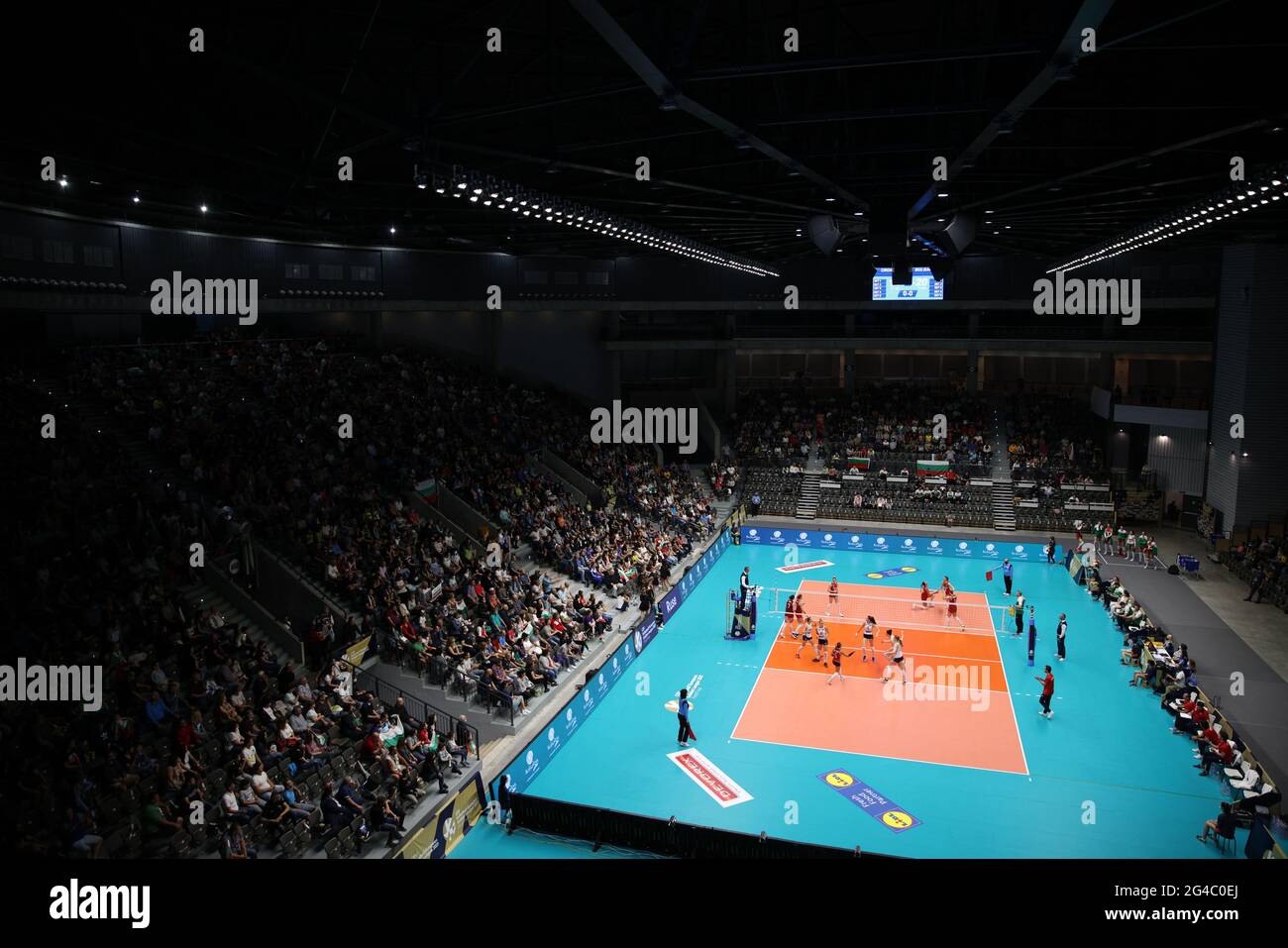 Frauen der goldenen liga -Fotos und -Bildmaterial in hoher Auflösung ...