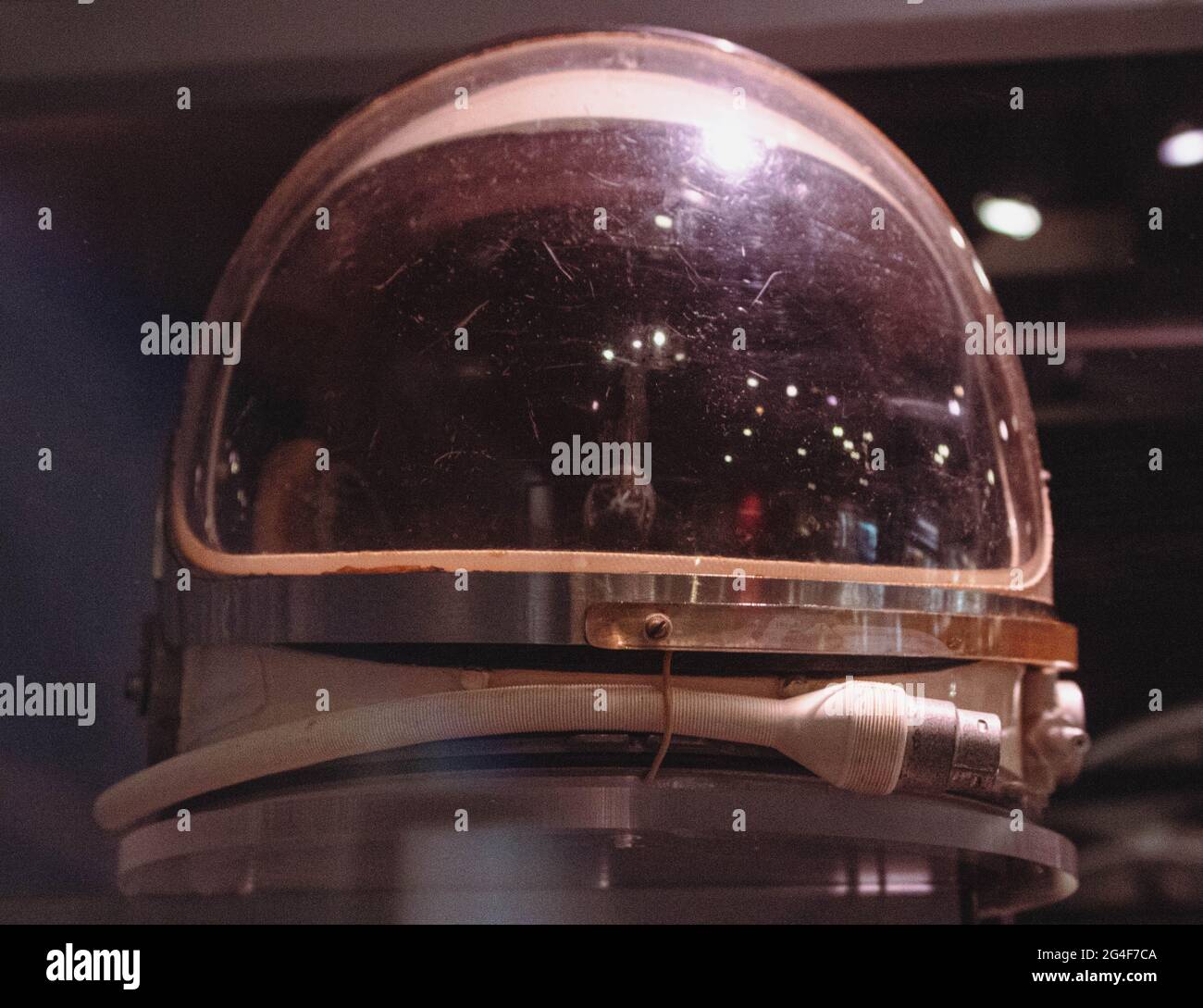 Astronaut helmet -Fotos und -Bildmaterial in hoher Auflösung – Alamy