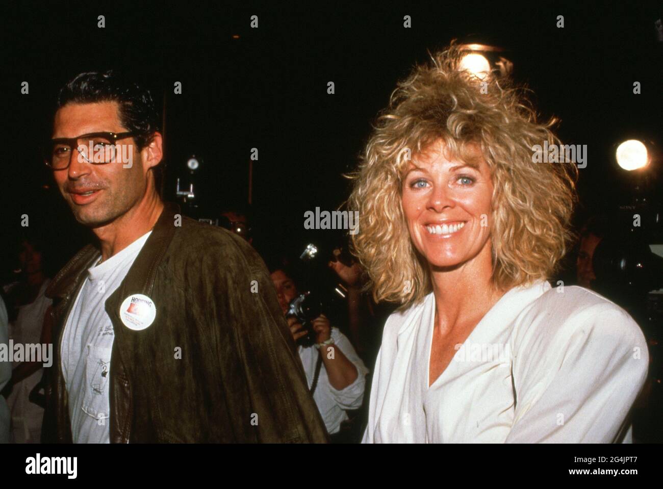 BEVERLY HILLS, CA - 14. SEPTEMBER: Schauspieler Michael Nouri und Frau ...