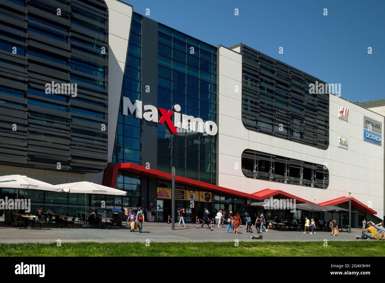 Maximo einkaufszentrum -Fotos und -Bildmaterial in hoher Auflösung – Alamy