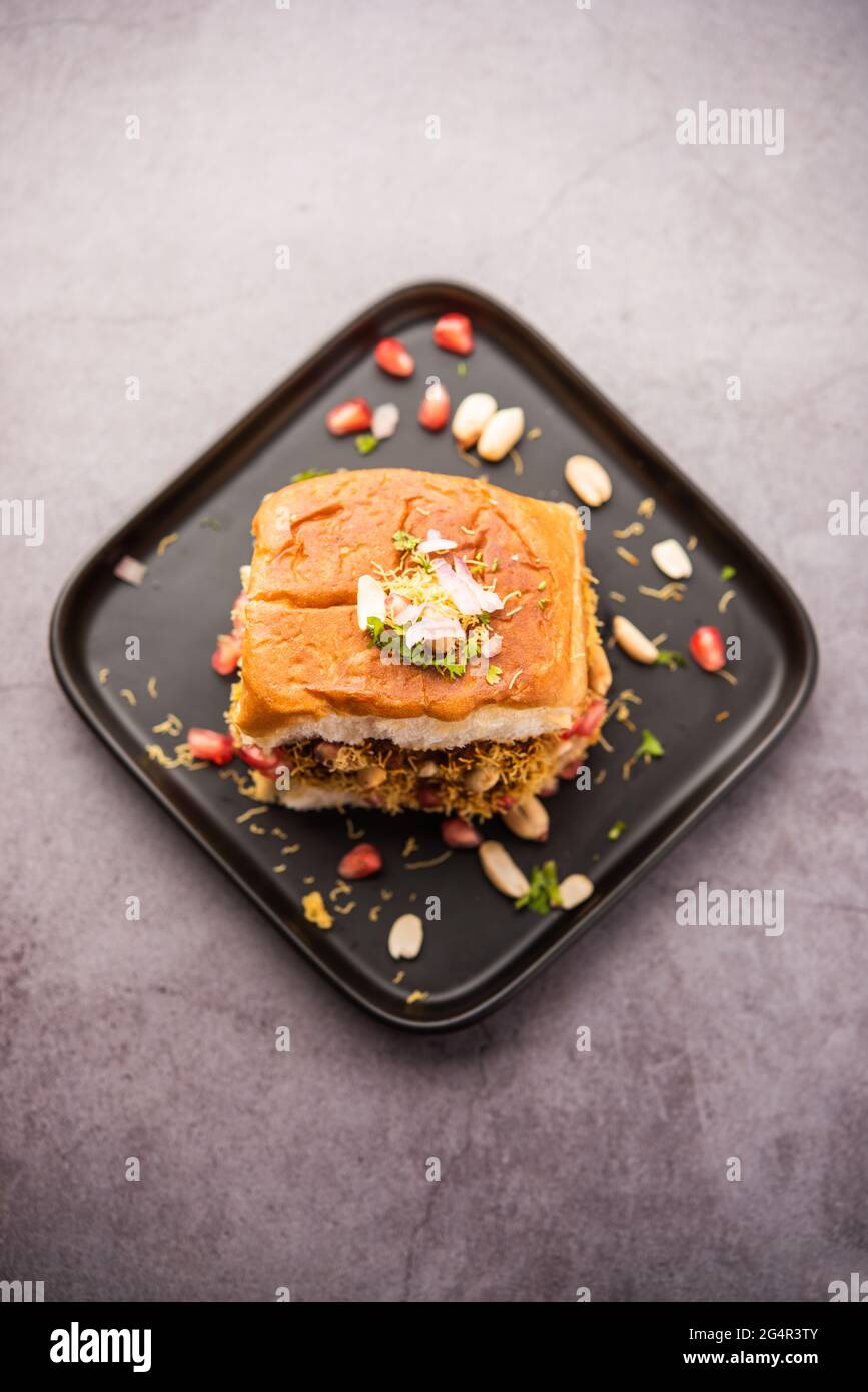 Dabeli, Kutchi Dabeli oder Double Roti ist ein beliebtes Snack-Essen in ...
