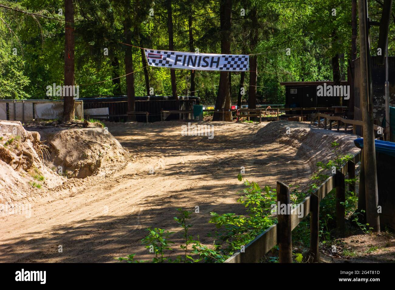 Racing to the finish -Fotos und -Bildmaterial in hoher Auflösung – Alamy