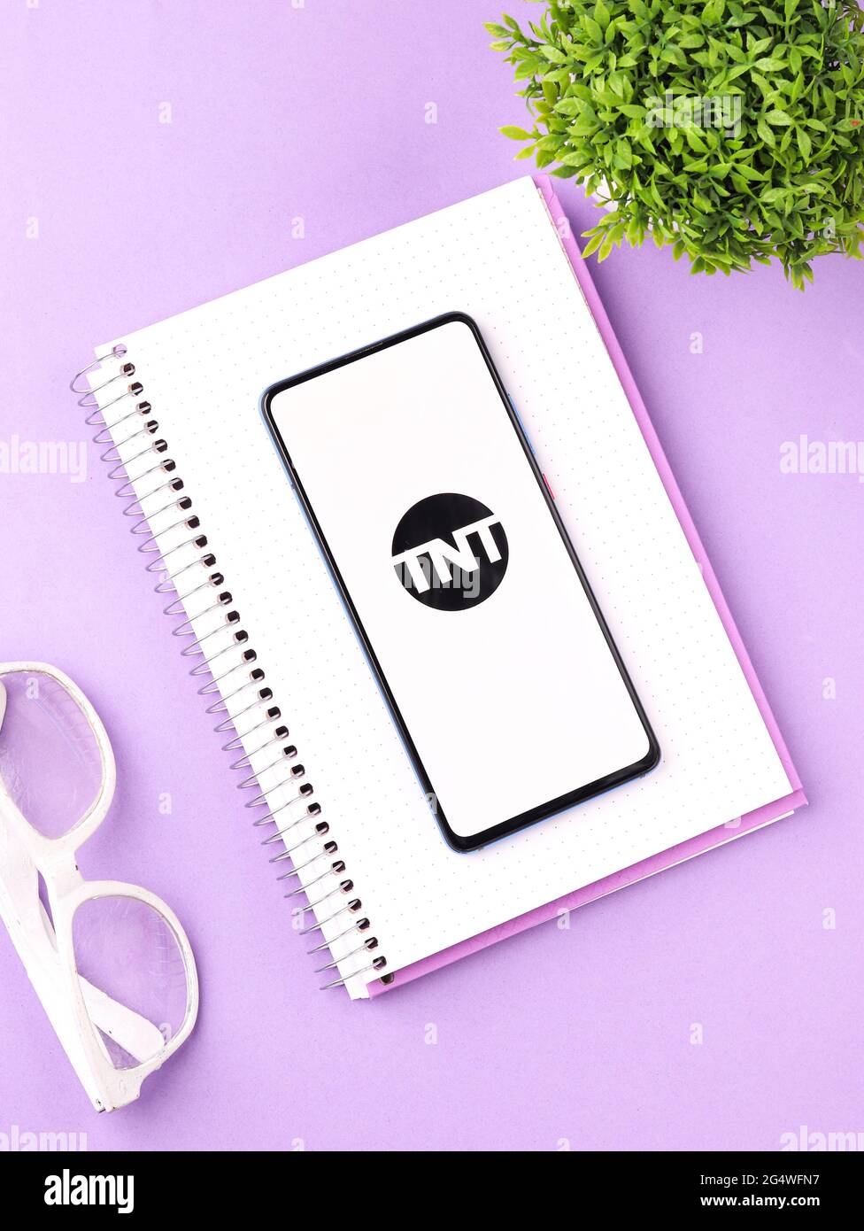Logo der tnt serie -Fotos und -Bildmaterial in hoher Auflösung – Alamy