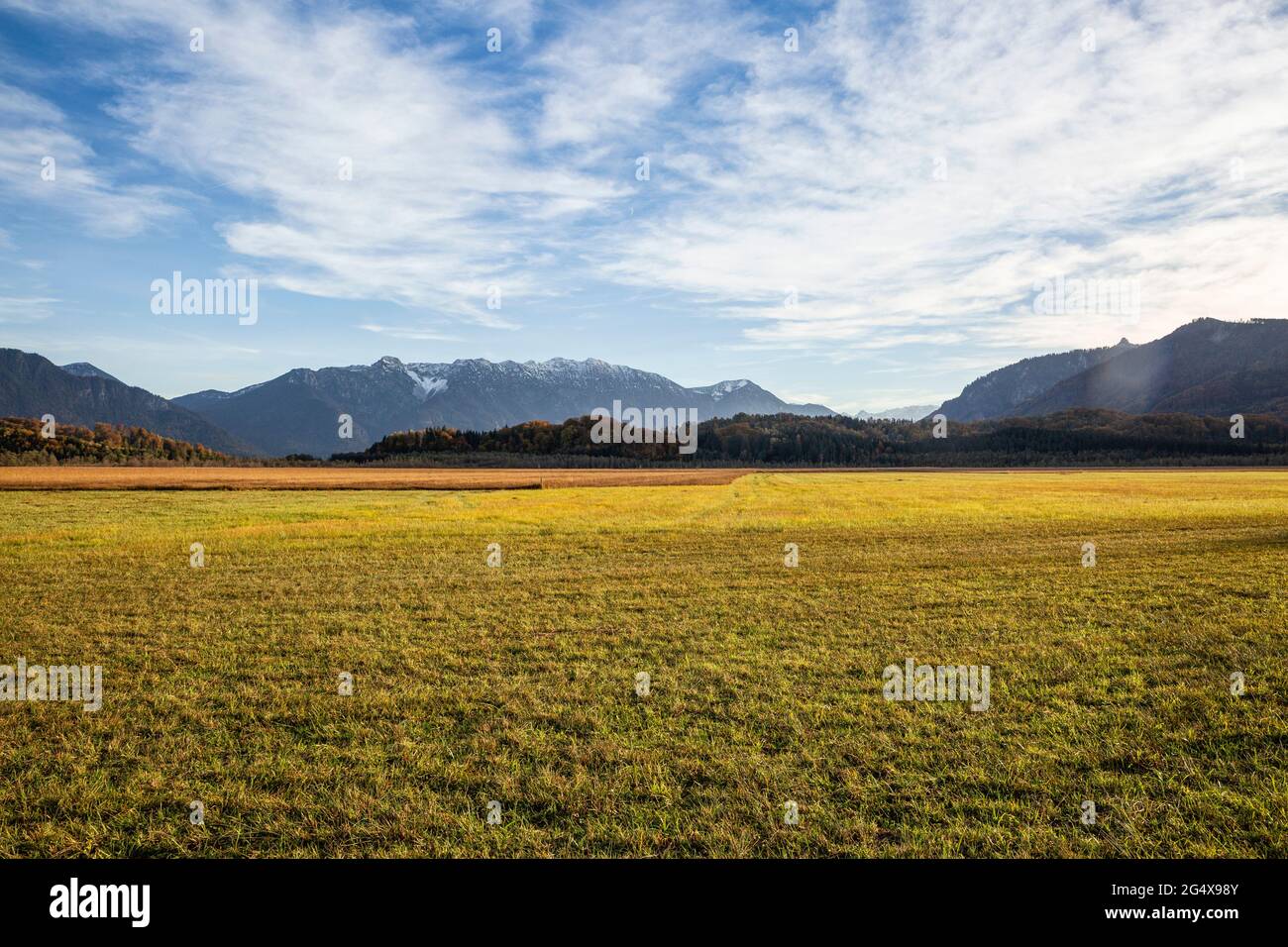 Berge gesehen am murnauer moos -Fotos und -Bildmaterial in hoher ...
