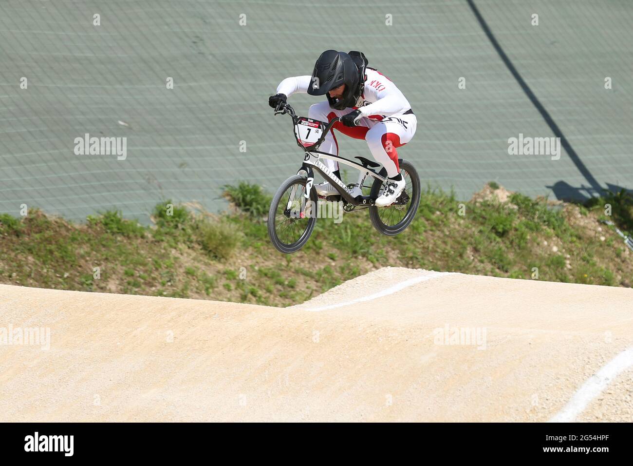 David GRAF aus der Schweiz (7) führt das Spiel in der UCI BMX ...