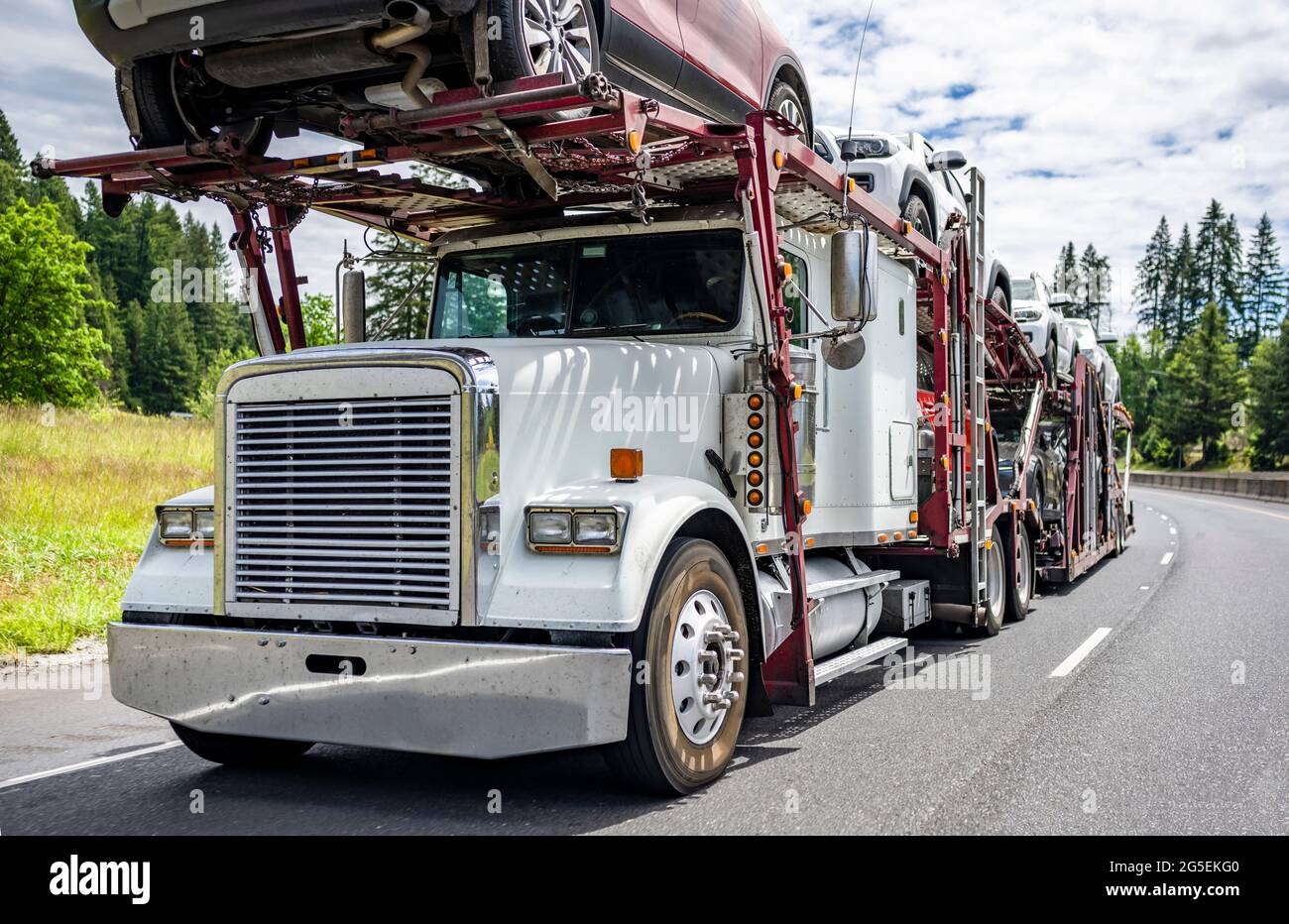 White Professional Industrial Big Rig Auto Schlepper Semi-Truck ...