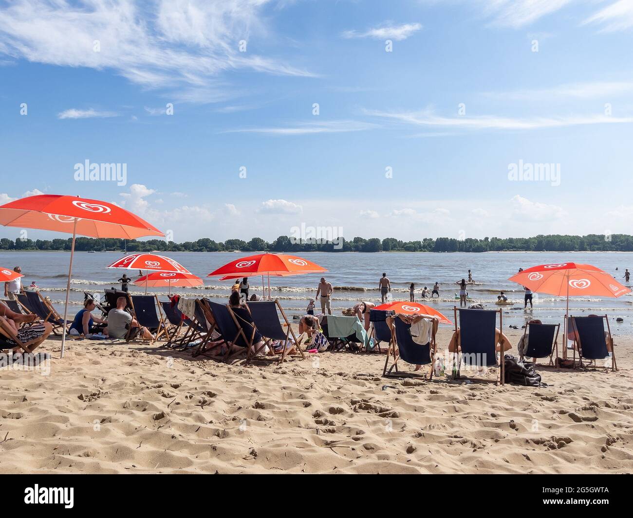 Strandbad wedel -Fotos und -Bildmaterial in hoher Auflösung – Alamy