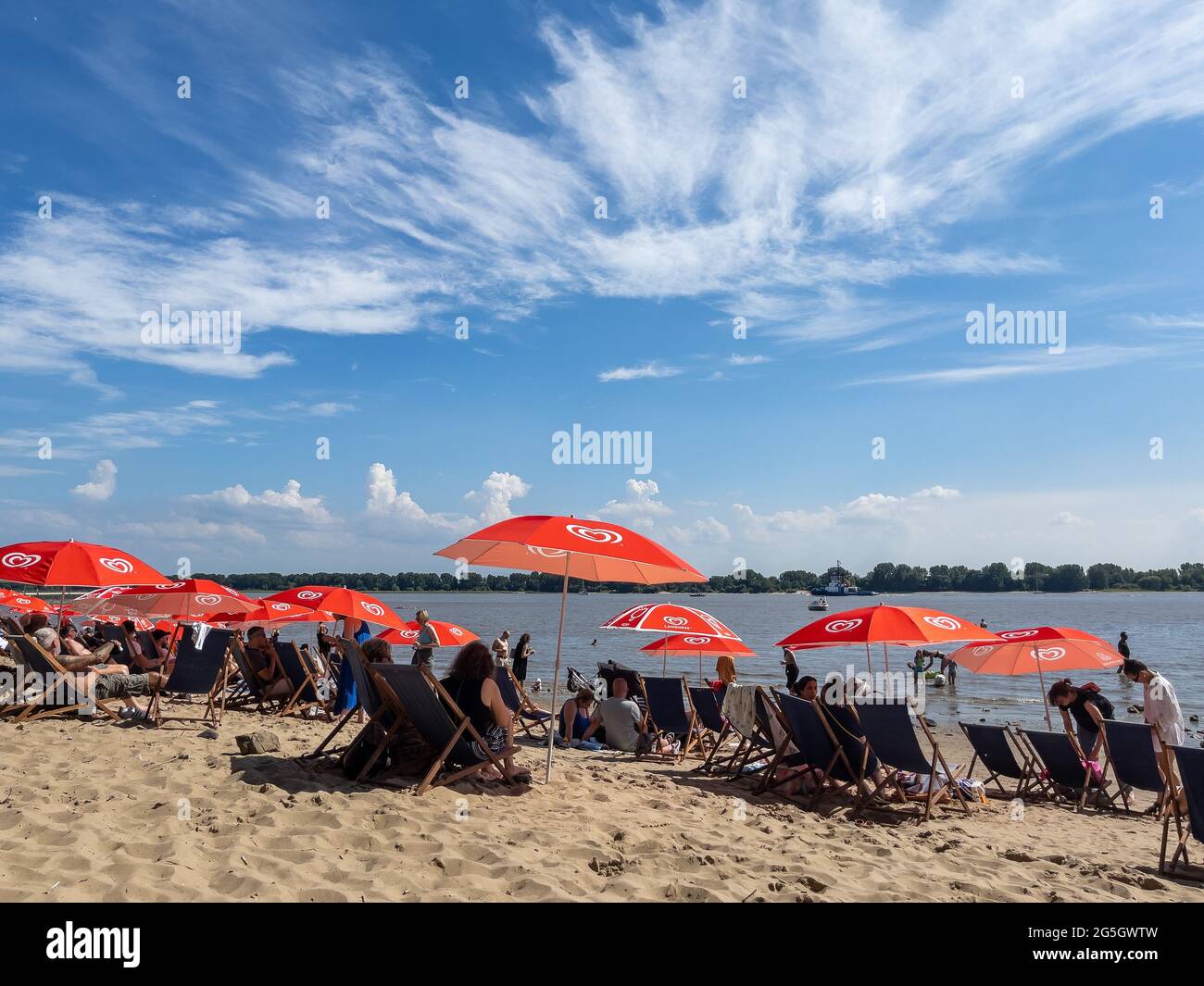 Strandbad wedel -Fotos und -Bildmaterial in hoher Auflösung – Alamy