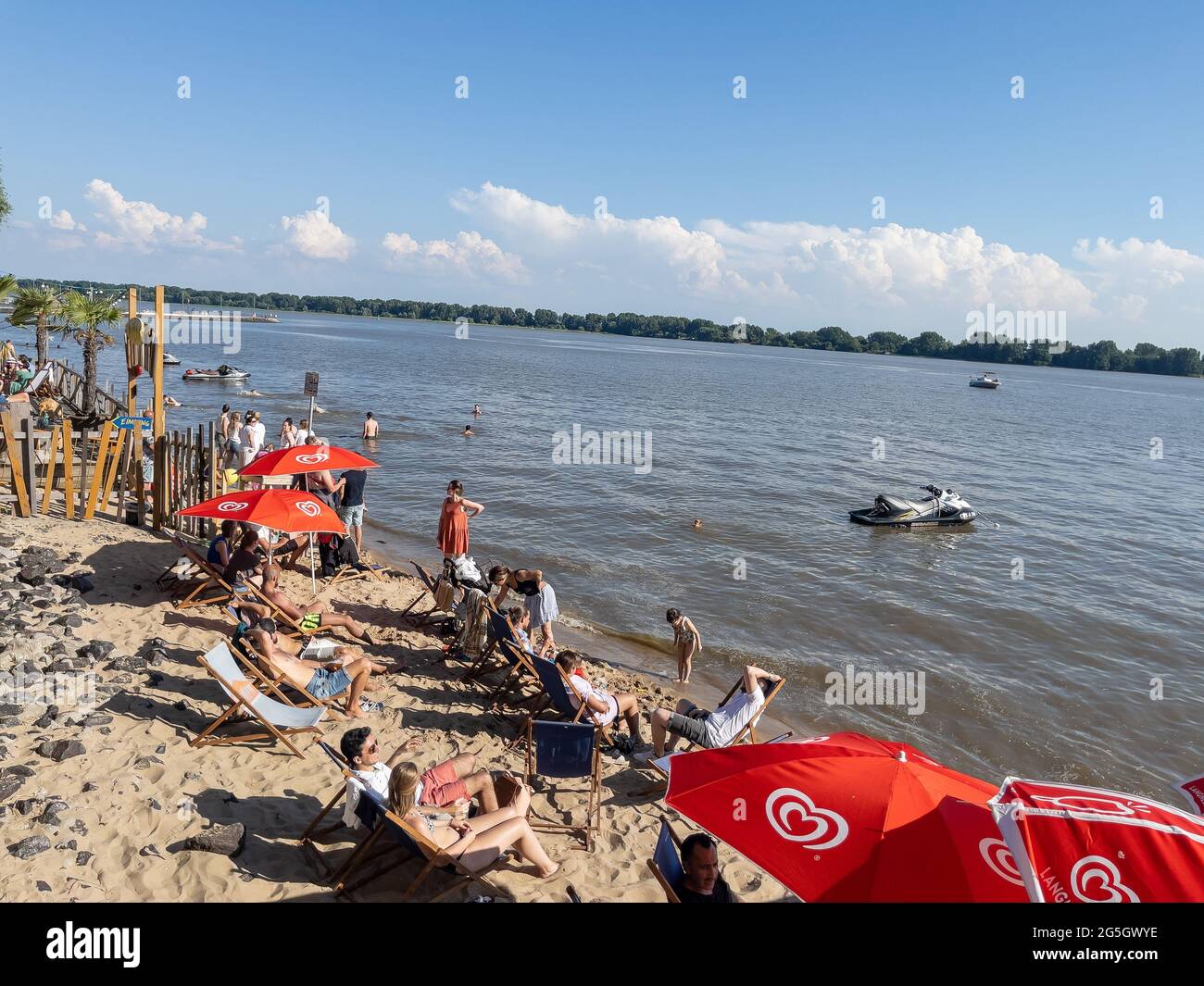 Strandbad wedel -Fotos und -Bildmaterial in hoher Auflösung – Alamy