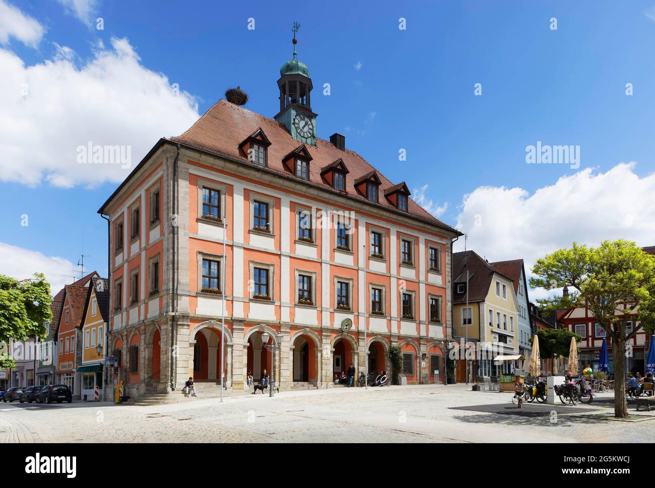 Rathaus mit Glockenturm und Turmuhr am Marktplatz, Barock, Neustadt an ...