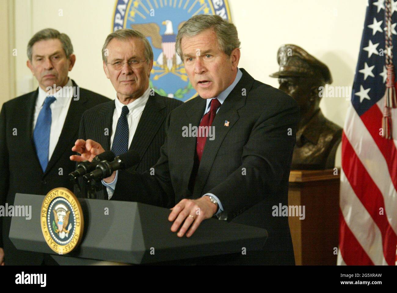 Arlington, Vereinigte Staaten Von Amerika. März 2003. Der US-Präsident ...