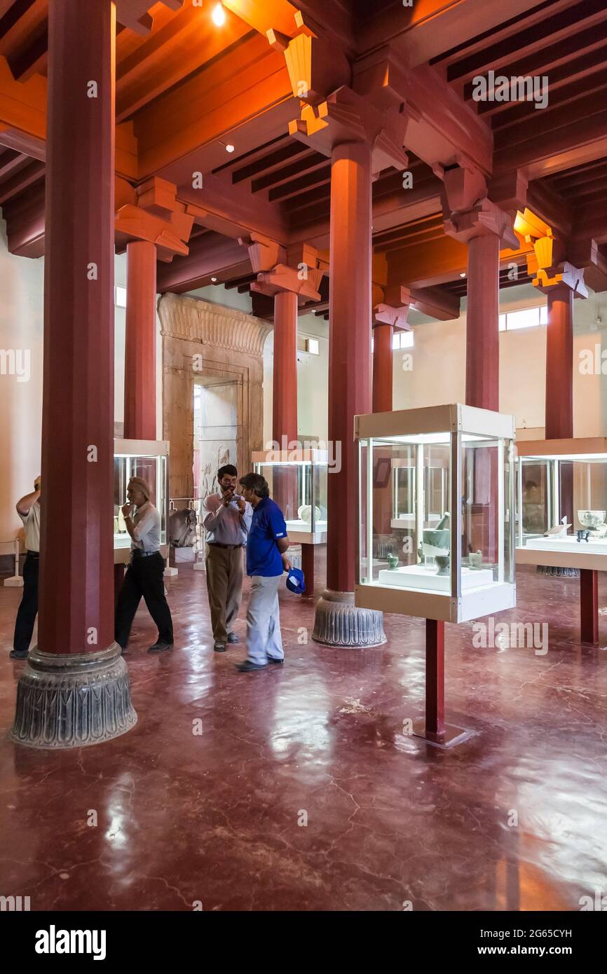 Persepolis, Queen Palace Museum, Persepolis Museum, Achaemenid Museum ...