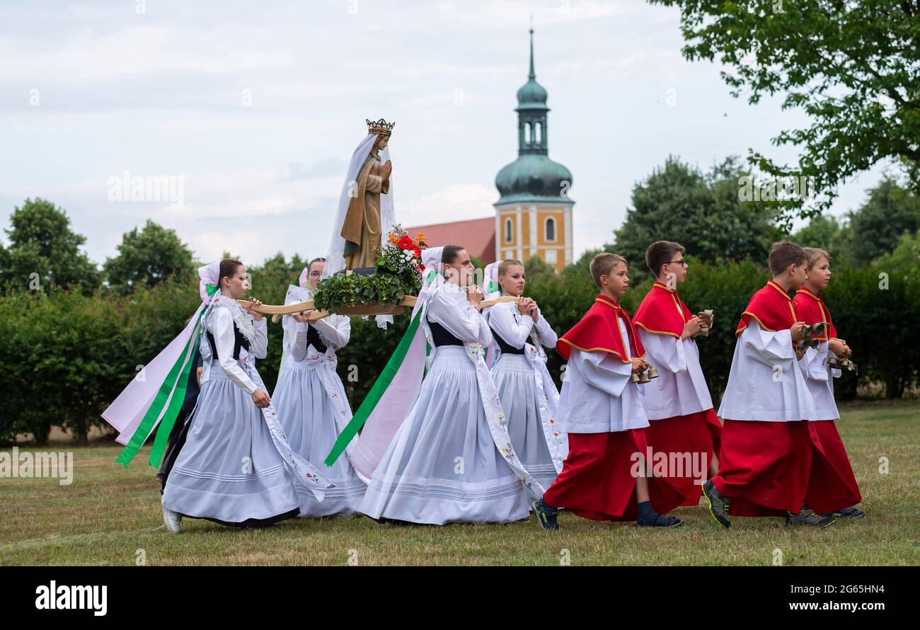 Rosenthal, Deutschland. Juli 2021. Druschkas, das sind unverheiratete junge sorbische Frauen ...