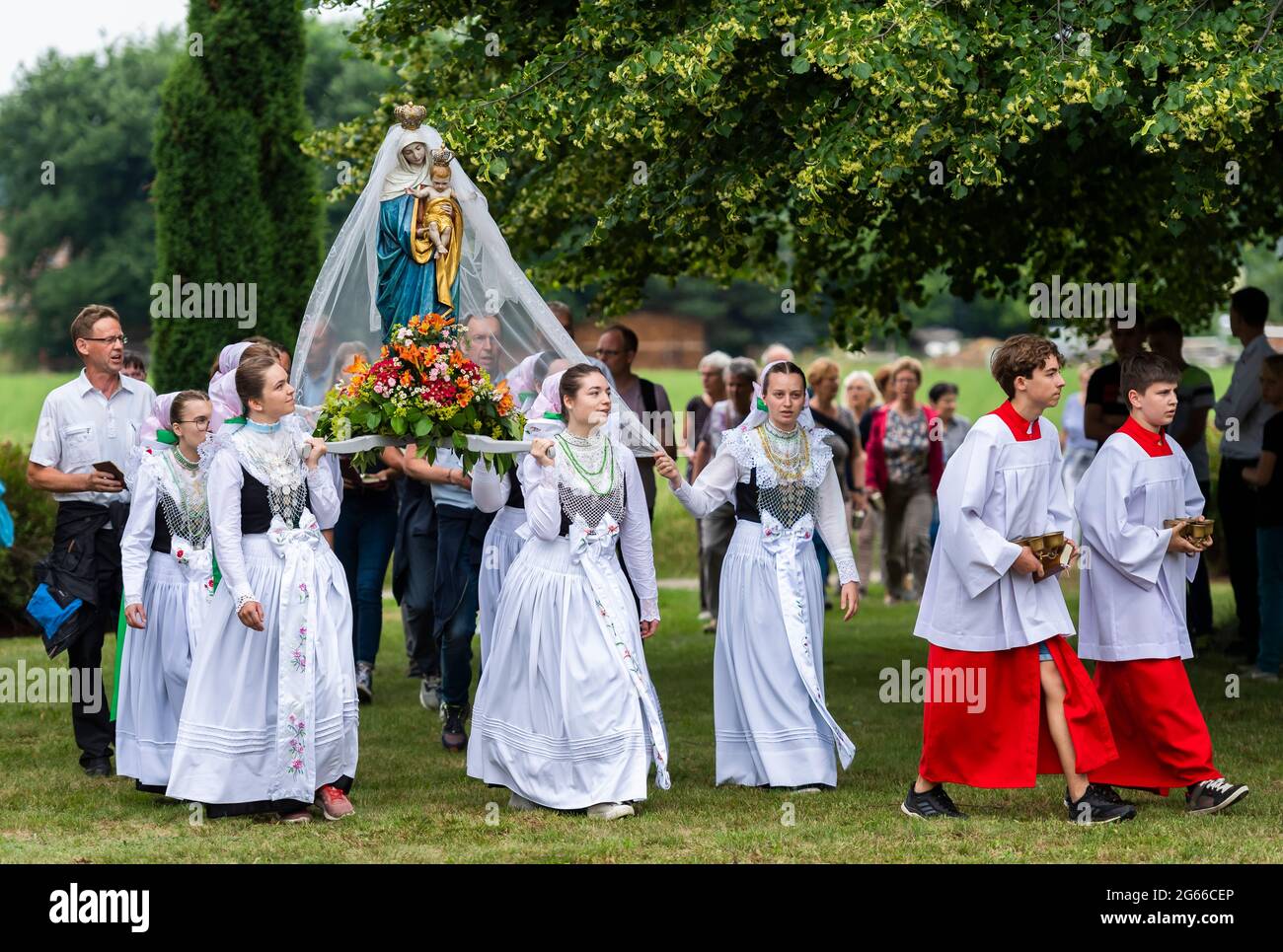 Rosenthal, Deutschland. Juli 2021. Druschkas, das sind unverheiratete junge sorbische Frauen ...