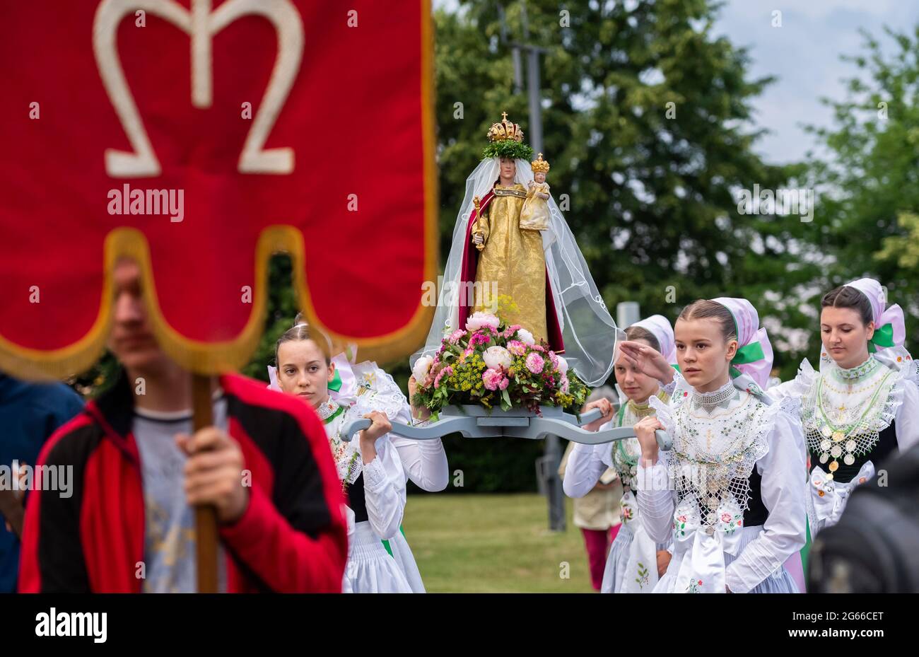 Rosenthal, Deutschland. Juli 2021. Druschkas, das sind unverheiratete junge sorbische Frauen ...