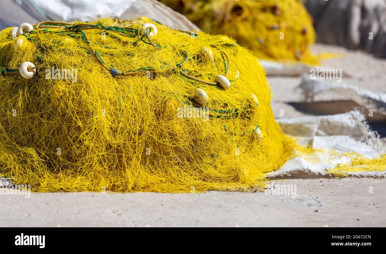Blaue Fischernetztrocknung Stockfotos und -bilder Kaufen - Alamy
